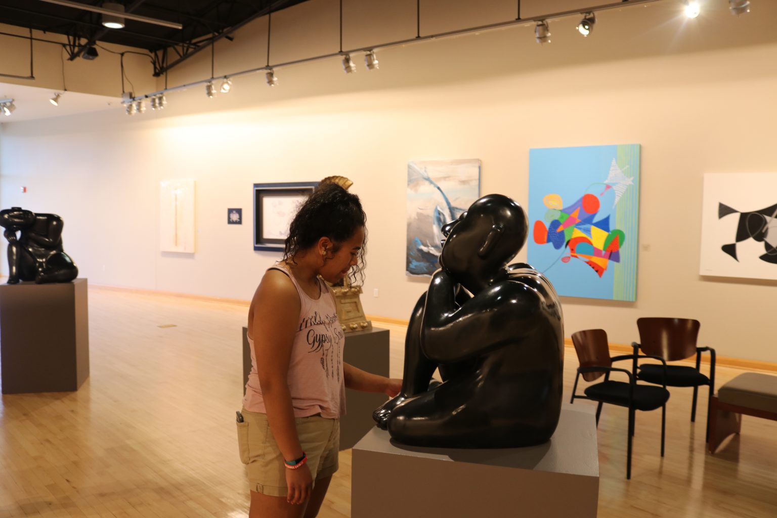 Artist Claudia Hecht offers modern twist on cultural art – Sun News Daily